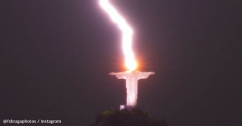 Photographer Captures Exact Moment Lightning Strikes Christ The ...