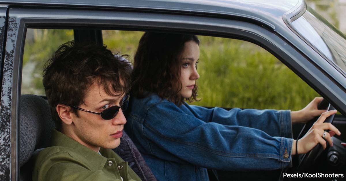 Is Chivalry Really Dead, or Did This Man's Girlfriend Just Overreacted ...